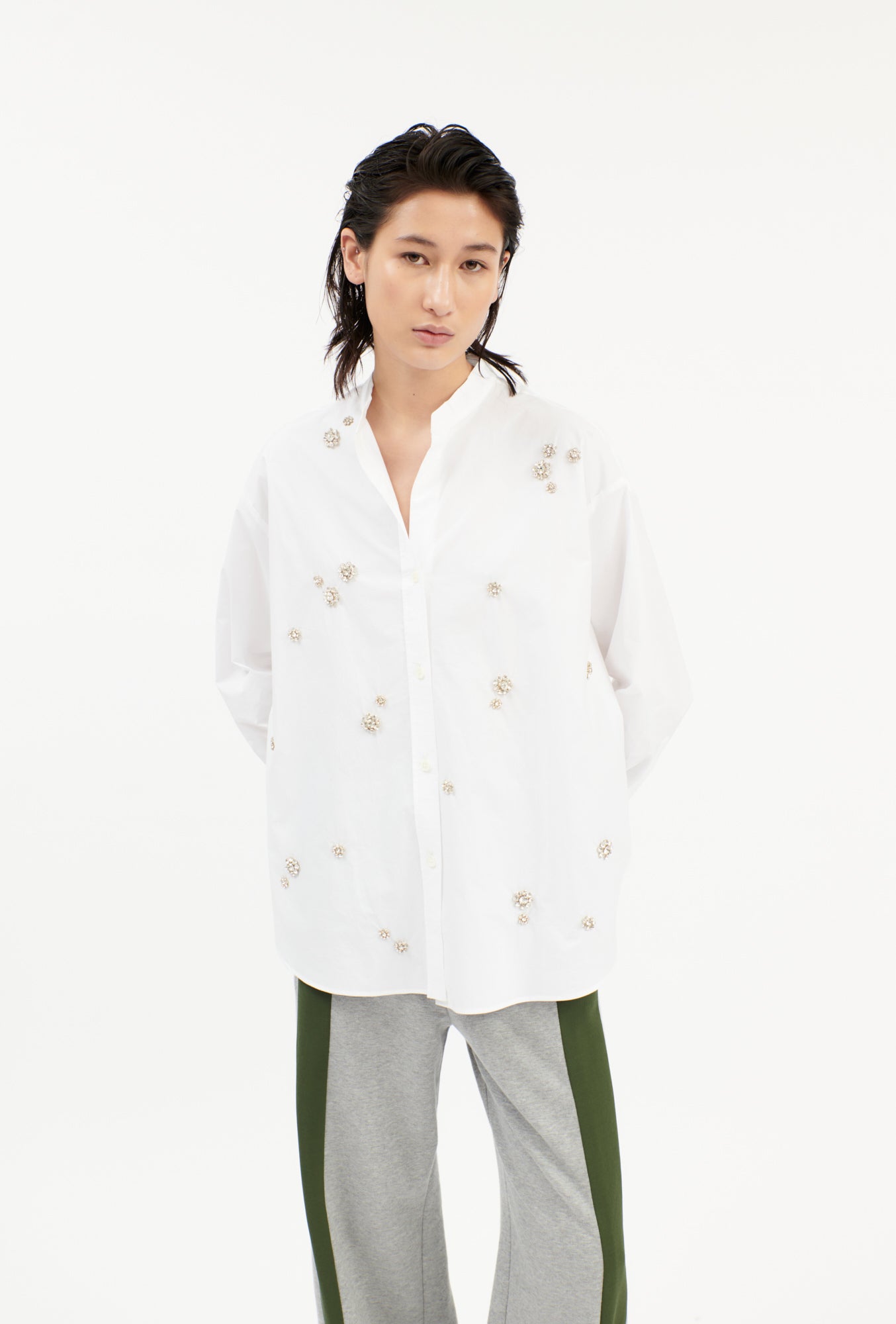 CRUSHED POPELINE BLUSE, White – ODEEH